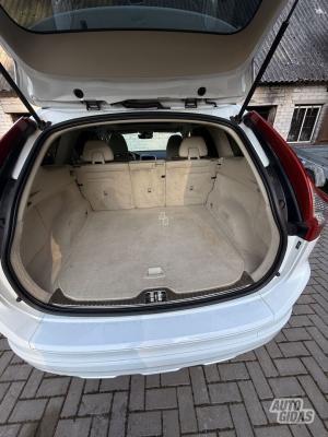 White Volvo XC60 2015 in Prienai, with an engine capacity of 2.50 L and mileage of 260 thousand km for 12000 €, photo 15 on AUTOMOTO.COM.LV