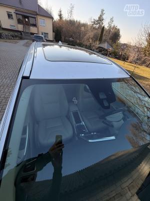 White Volvo XC60 2015 in Prienai, with an engine capacity of 2.50 L and mileage of 260 thousand km for 12000 €, photo 16 on AUTOMOTO.COM.LV