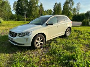 White Volvo XC60 2015 in Tallinn, with an engine capacity of 2.40 L and mileage of 212 thousand km for 12000 €, photo 3 on AUTOMOTO.COM.LV