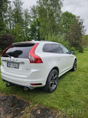 Balts Volvo XC60 2015 Valmiera, ar dzinēja tilpumu 2.00 L un nobraukumu 337 tūkst. km par 8000 €, foto 6 vietnē AUTOMOTO.COM.LV