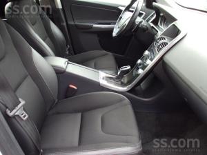 White Volvo XC60 2015 in Riga, with an engine capacity of 2.00 L and mileage of 104 thousand km for 16500 €, photo 8 on AUTOMOTO.COM.LV