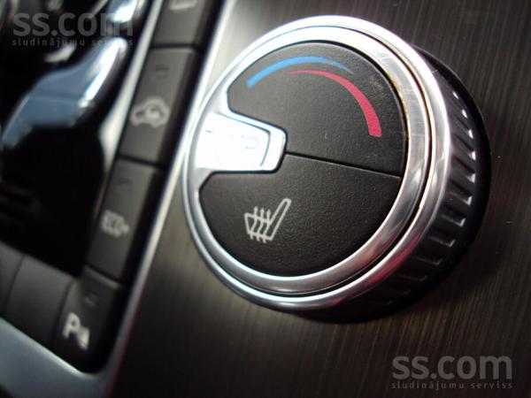 Balts Volvo XC60 2015 Rīga, ar dzinēja tilpumu 2.00 L un nobraukumu 104 tūkst. km par 16500 €, foto 9 vietnē AUTOMOTO.COM.LV