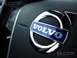 White Volvo XC60 2015 in Riga, with an engine capacity of 2.00 L and mileage of 104 thousand km for 16500 €, photo 12 on AUTOMOTO.COM.LV