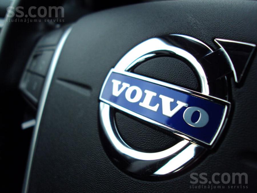 White Volvo XC60 2015 in Riga, with an engine capacity of 2.00 L and mileage of 104 thousand km for 16500 €, photo 12 on AUTOMOTO.COM.LV