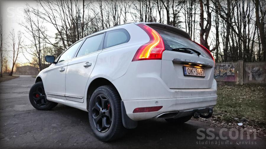 Balts Volvo XC60 2015 Rīga, ar dzinēja tilpumu 2.00 L un nobraukumu 300 tūkst. km par 7300 €, foto 6 vietnē AUTOMOTO.COM.LV