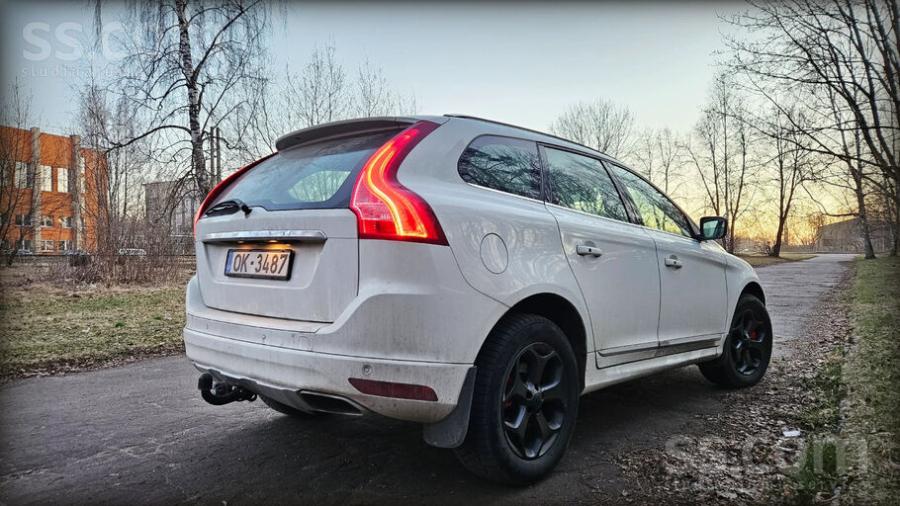 Balts Volvo XC60 2015 Rīga, ar dzinēja tilpumu 2.00 L un nobraukumu 300 tūkst. km par 7300 €, foto 7 vietnē AUTOMOTO.COM.LV
