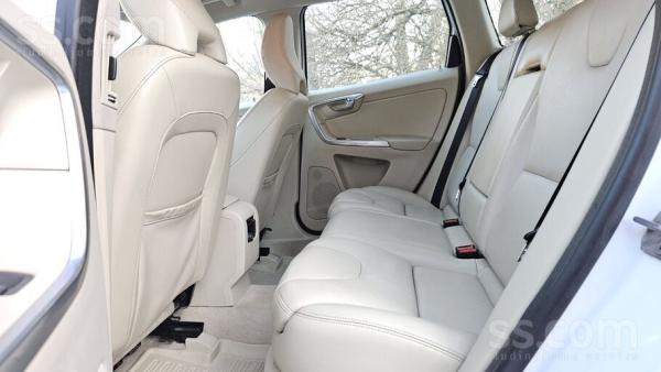Balts Volvo XC60 2015 Rīga, ar dzinēja tilpumu 2.00 L un nobraukumu 300 tūkst. km par 7300 €, foto 9 vietnē AUTOMOTO.COM.LV