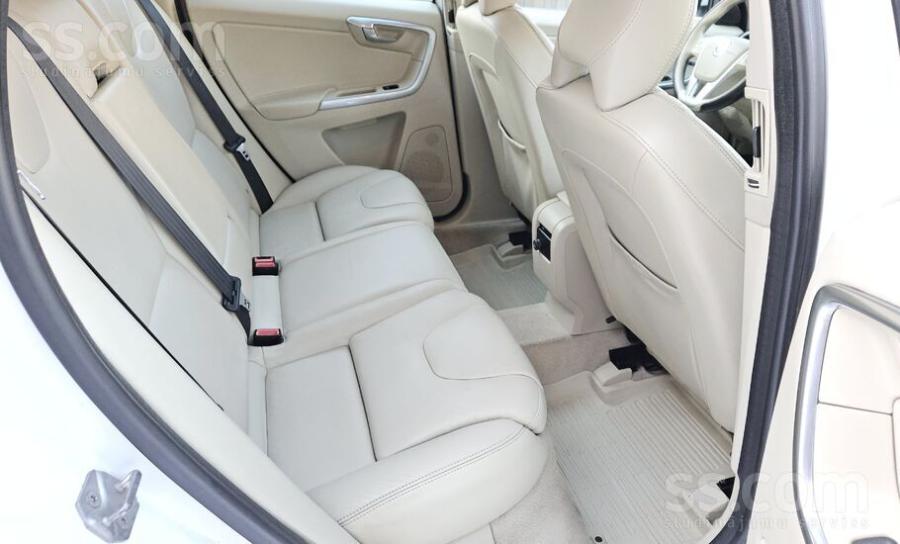 Balts Volvo XC60 2015 Rīga, ar dzinēja tilpumu 2.00 L un nobraukumu 300 tūkst. km par 7300 €, foto 11 vietnē AUTOMOTO.COM.LV