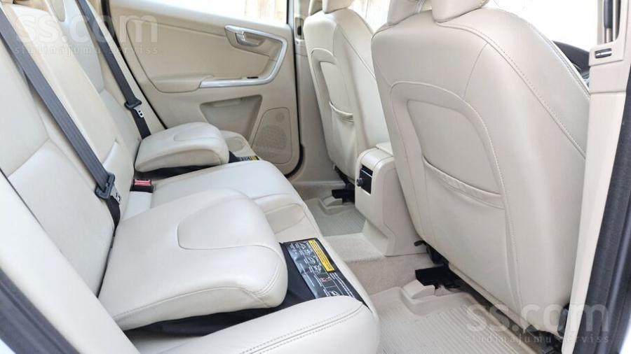 Balts Volvo XC60 2015 Rīga, ar dzinēja tilpumu 2.00 L un nobraukumu 300 tūkst. km par 7300 €, foto 12 vietnē AUTOMOTO.COM.LV