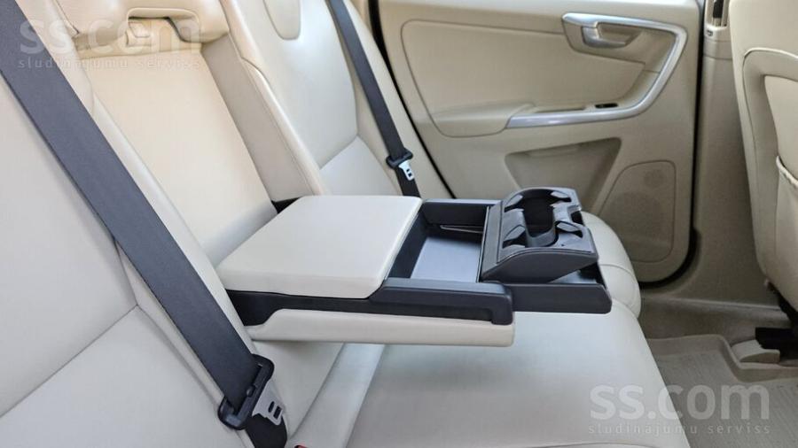 Balts Volvo XC60 2015 Rīga, ar dzinēja tilpumu 2.00 L un nobraukumu 300 tūkst. km par 7300 €, foto 13 vietnē AUTOMOTO.COM.LV