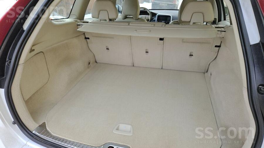 Balts Volvo XC60 2015 Rīga, ar dzinēja tilpumu 2.00 L un nobraukumu 300 tūkst. km par 7300 €, foto 15 vietnē AUTOMOTO.COM.LV