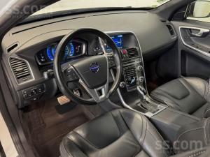 Balts Volvo XC60 2015 Jūrmala, ar dzinēja tilpumu 2.40 L un nobraukumu 303 tūkst. km par 14450 €, foto 15 vietnē AUTOMOTO.COM.LV