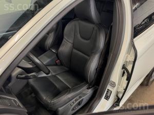 Balts Volvo XC60 2015 Jūrmala, ar dzinēja tilpumu 2.40 L un nobraukumu 303 tūkst. km par 14450 €, foto 17 vietnē AUTOMOTO.COM.LV