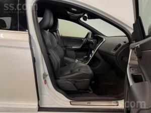 Balts Volvo XC60 2015 Jūrmala, ar dzinēja tilpumu 2.40 L un nobraukumu 303 tūkst. km par 14450 €, foto 18 vietnē AUTOMOTO.COM.LV