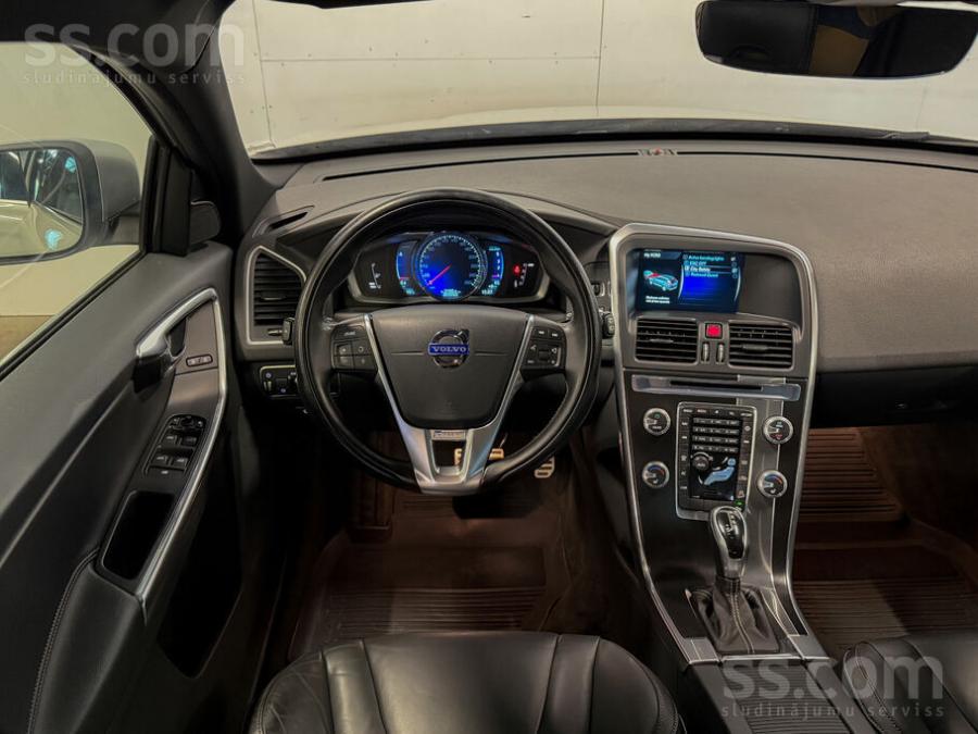 Balts Volvo XC60 2015 Jūrmala, ar dzinēja tilpumu 2.40 L un nobraukumu 303 tūkst. km par 14450 €, foto 23 vietnē AUTOMOTO.COM.LV