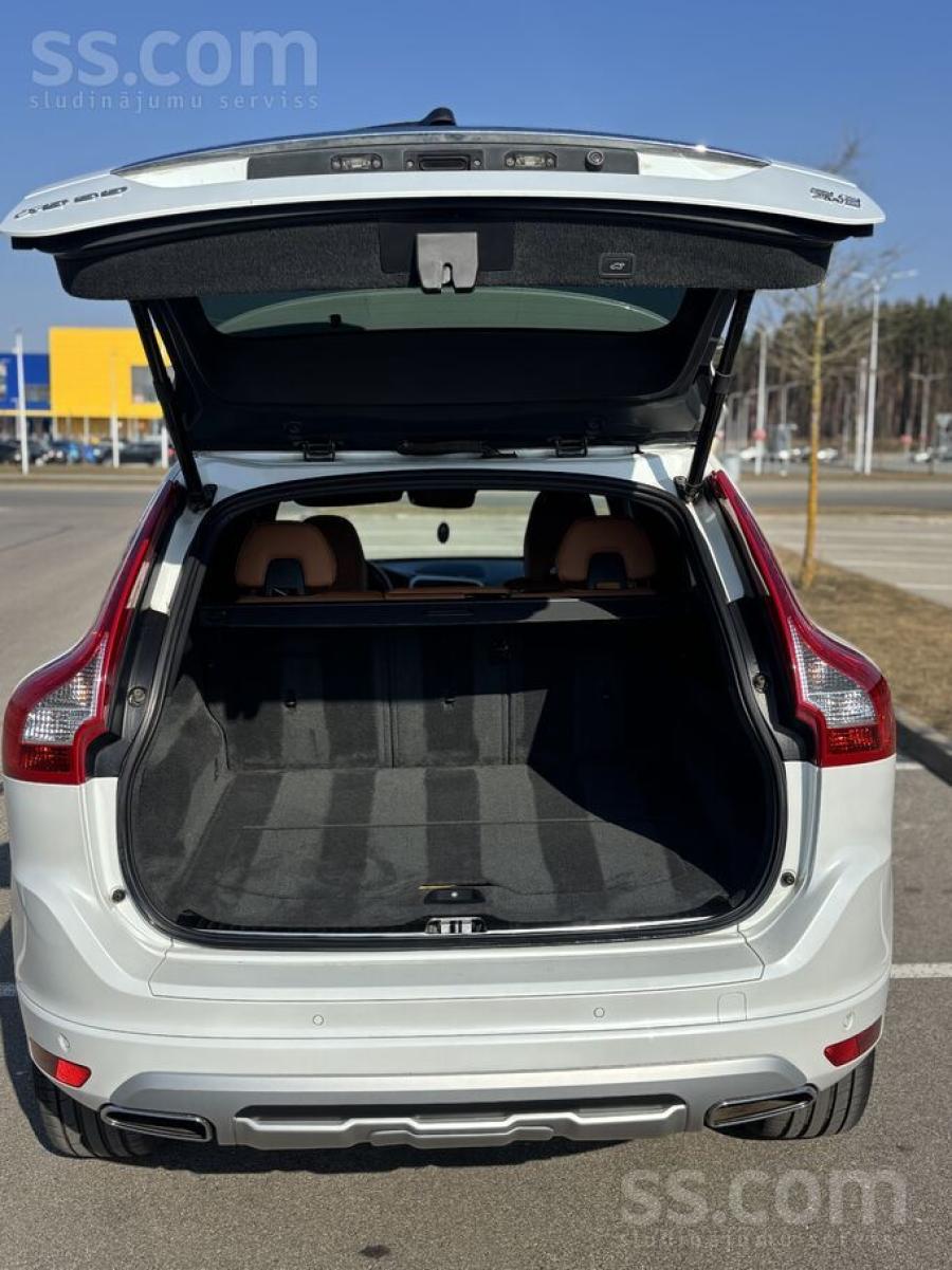Balts Volvo XC60 2015 Rīga, ar dzinēja tilpumu 2.40 L un nobraukumu 197 tūkst. km par 15300 €, foto 9 vietnē AUTOMOTO.COM.LV