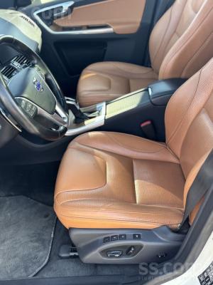 Balts Volvo XC60 2015 Rīga, ar dzinēja tilpumu 2.40 L un nobraukumu 197 tūkst. km par 15300 €, foto 16 vietnē AUTOMOTO.COM.LV