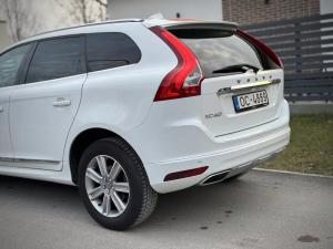 White Volvo XC60 2015 in Jelgava, with an engine capacity of 2.00 L and mileage of 245 thousand km for 13800 €, photo 4 on AUTOMOTO.COM.LV