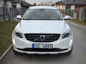 White Volvo XC60 2015 in Jelgava, with an engine capacity of 2.00 L and mileage of 245 thousand km for 13800 €, photo 8 on AUTOMOTO.COM.LV