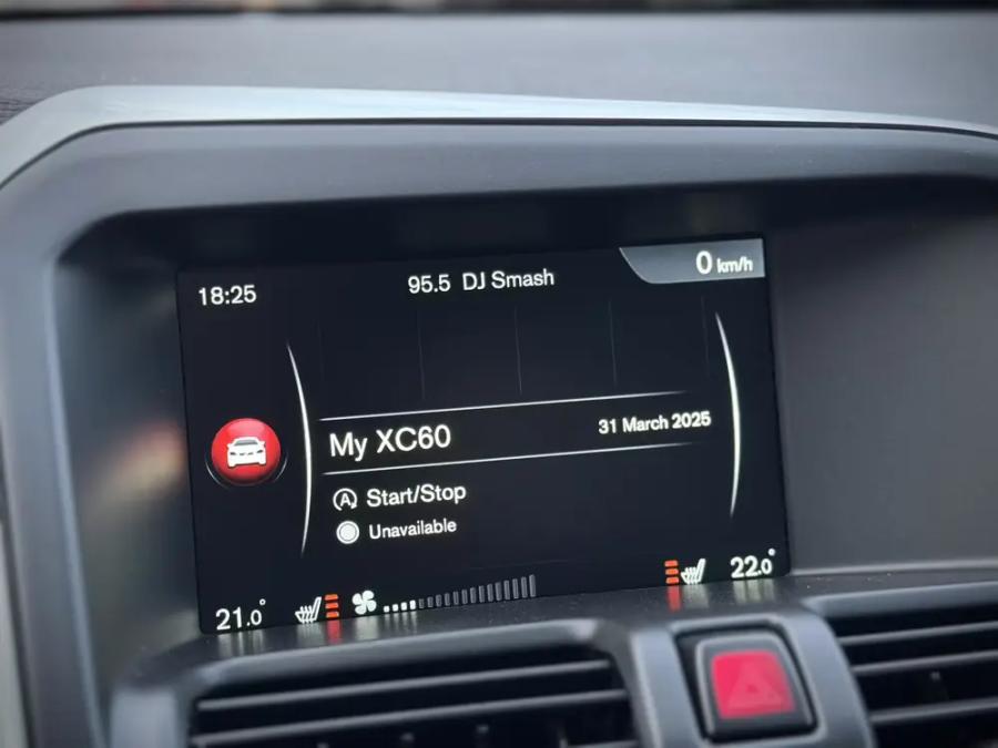 White Volvo XC60 2015 in Jelgava, with an engine capacity of 2.00 L and mileage of 245 thousand km for 13800 €, photo 16 on AUTOMOTO.COM.LV