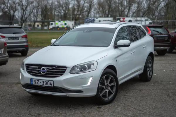 Balts Volvo XC60 2015 Liepāja, ar dzinēja tilpumu 2.00 L un nobraukumu 263 tūkst. km par 15350 €, foto 1 vietnē AUTOMOTO.COM.LV