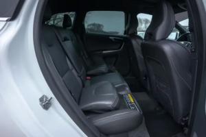 Balts Volvo XC60 2015 Liepāja, ar dzinēja tilpumu 2.00 L un nobraukumu 263 tūkst. km par 15350 €, foto 12 vietnē AUTOMOTO.COM.LV