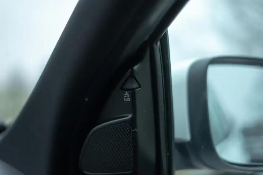 Balts Volvo XC60 2015 Liepāja, ar dzinēja tilpumu 2.00 L un nobraukumu 263 tūkst. km par 15350 €, foto 18 vietnē AUTOMOTO.COM.LV