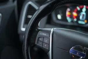 Balts Volvo XC60 2015 Liepāja, ar dzinēja tilpumu 2.00 L un nobraukumu 263 tūkst. km par 15350 €, foto 19 vietnē AUTOMOTO.COM.LV
