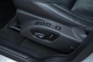 Balts Volvo XC60 2015 Liepāja, ar dzinēja tilpumu 2.00 L un nobraukumu 263 tūkst. km par 15350 €, foto 24 vietnē AUTOMOTO.COM.LV