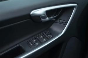Balts Volvo XC60 2015 Liepāja, ar dzinēja tilpumu 2.00 L un nobraukumu 263 tūkst. km par 15350 €, foto 31 vietnē AUTOMOTO.COM.LV