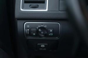 Balts Volvo XC60 2015 Liepāja, ar dzinēja tilpumu 2.00 L un nobraukumu 263 tūkst. km par 15350 €, foto 32 vietnē AUTOMOTO.COM.LV