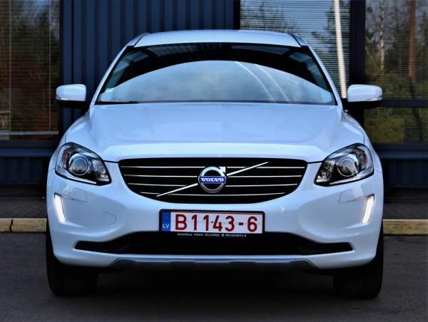 Balts Volvo XC60 2015 Rīga, ar dzinēja tilpumu 2.30 L un nobraukumu 242 tūkst. km par 11500 €, foto 1 vietnē AUTOMOTO.COM.LV