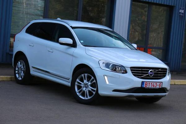 Balts Volvo XC60 2015 Rīga, ar dzinēja tilpumu 2.30 L un nobraukumu 242 tūkst. km par 11500 €, foto 3 vietnē AUTOMOTO.COM.LV