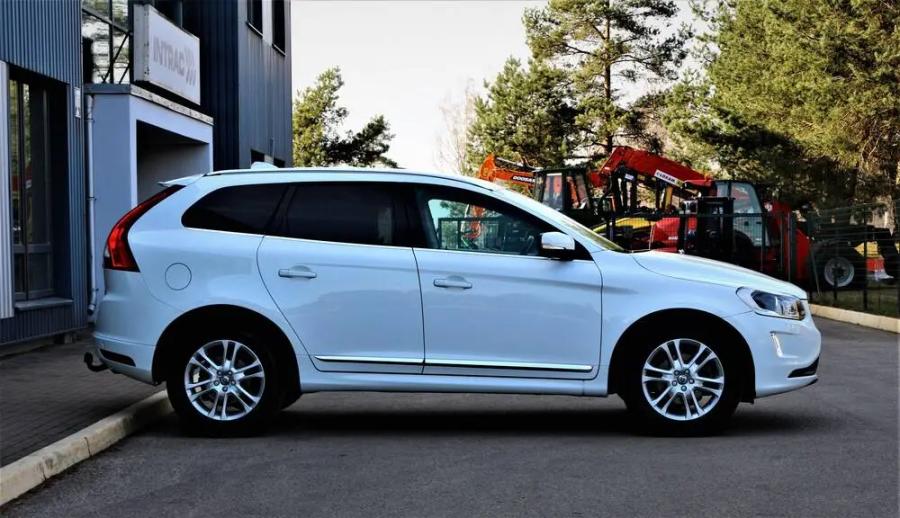 Balts Volvo XC60 2015 Rīga, ar dzinēja tilpumu 2.30 L un nobraukumu 242 tūkst. km par 11500 €, foto 5 vietnē AUTOMOTO.COM.LV