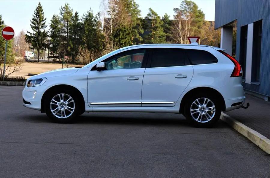 Balts Volvo XC60 2015 Rīga, ar dzinēja tilpumu 2.30 L un nobraukumu 242 tūkst. km par 11500 €, foto 6 vietnē AUTOMOTO.COM.LV