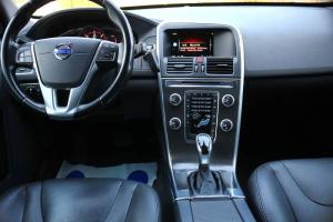 Balts Volvo XC60 2015 Rīga, ar dzinēja tilpumu 2.30 L un nobraukumu 242 tūkst. km par 11500 €, foto 9 vietnē AUTOMOTO.COM.LV