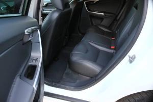 Balts Volvo XC60 2015 Rīga, ar dzinēja tilpumu 2.30 L un nobraukumu 242 tūkst. km par 11500 €, foto 13 vietnē AUTOMOTO.COM.LV
