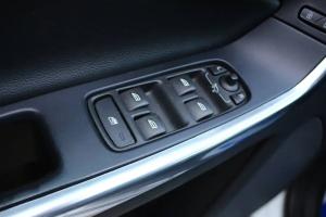 Balts Volvo XC60 2015 Rīga, ar dzinēja tilpumu 2.30 L un nobraukumu 242 tūkst. km par 11500 €, foto 19 vietnē AUTOMOTO.COM.LV