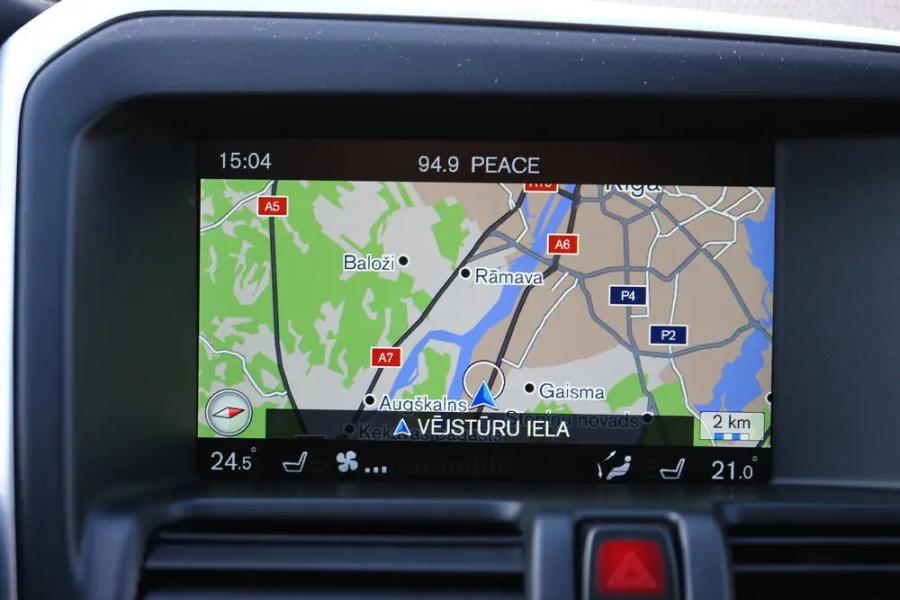 Balts Volvo XC60 2015 Rīga, ar dzinēja tilpumu 2.30 L un nobraukumu 242 tūkst. km par 11500 €, foto 20 vietnē AUTOMOTO.COM.LV