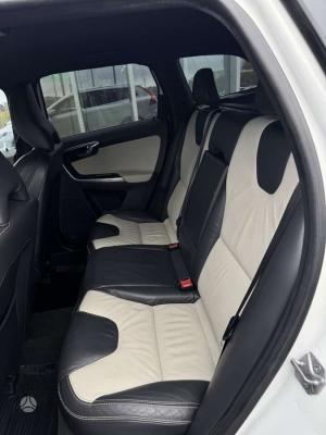 White Volvo XC60 2015 in Vilnius, with an engine capacity of 1.98 L and mileage of 270 thousand km for 11300 €, photo 12 on AUTOMOTO.COM.LV