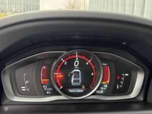 White Volvo XC60 2015 in Vilnius, with an engine capacity of 1.98 L and mileage of 270 thousand km for 11300 €, photo 20 on AUTOMOTO.COM.LV