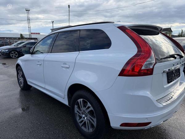 White Volvo XC60 2015 in Kaunas, with an engine capacity of 2.40 L and mileage of 199 thousand km for 14999 €, photo 5 on AUTOMOTO.COM.LV