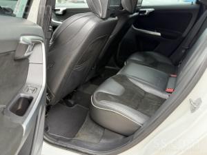 White Volvo XC60 2015 in Riga, with an engine capacity of 2.00 L and mileage of 217 thousand km for 13900 €, photo 16 on AUTOMOTO.COM.LV