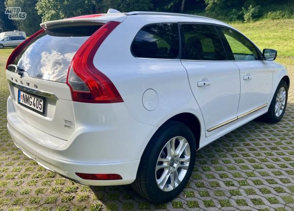 White Volvo XC60 2015 in Vilnius, with an engine capacity of 2.50 L and mileage of 247 thousand km for 10800 €, photo 6 on AUTOMOTO.COM.LV
