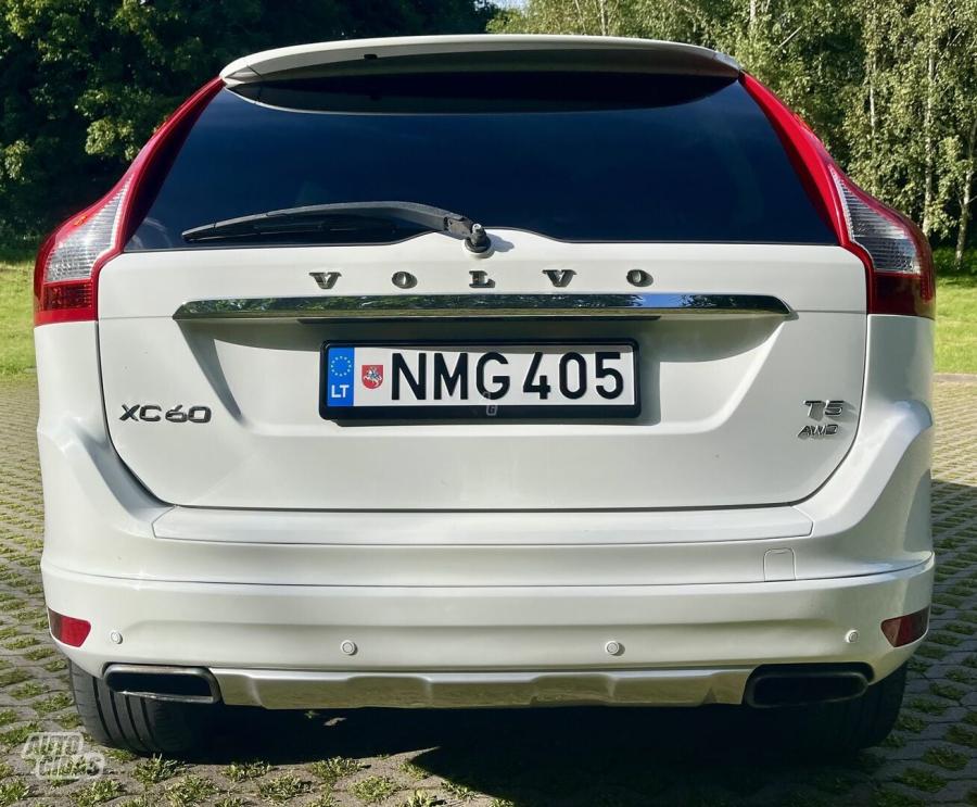 White Volvo XC60 2015 in Vilnius, with an engine capacity of 2.50 L and mileage of 247 thousand km for 10800 €, photo 9 on AUTOMOTO.COM.LV