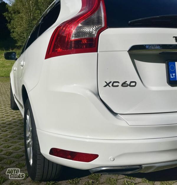 White Volvo XC60 2015 in Vilnius, with an engine capacity of 2.50 L and mileage of 247 thousand km for 10800 €, photo 9 on AUTOMOTO.COM.LV