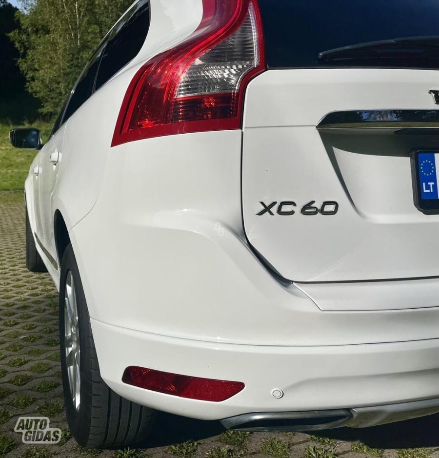 White Volvo XC60 2015 in Vilnius, with an engine capacity of 2.50 L and mileage of 247 thousand km for 10800 €, photo 10 on AUTOMOTO.COM.LV