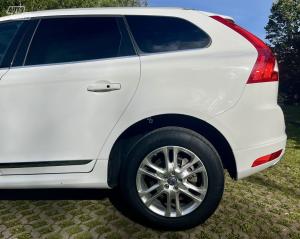 White Volvo XC60 2015 in Vilnius, with an engine capacity of 2.50 L and mileage of 247 thousand km for 10800 €, photo 12 on AUTOMOTO.COM.LV