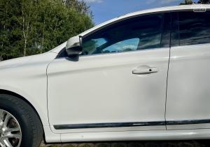 White Volvo XC60 2015 in Vilnius, with an engine capacity of 2.50 L and mileage of 247 thousand km for 10800 €, photo 13 on AUTOMOTO.COM.LV