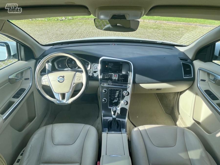 White Volvo XC60 2015 in Vilnius, with an engine capacity of 2.50 L and mileage of 247 thousand km for 10800 €, photo 17 on AUTOMOTO.COM.LV